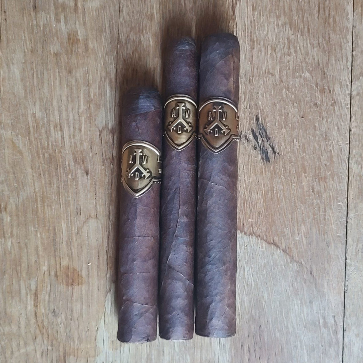 ADVentura Cigars The Royal Return Kings Gold - Smokers Abbey Austin